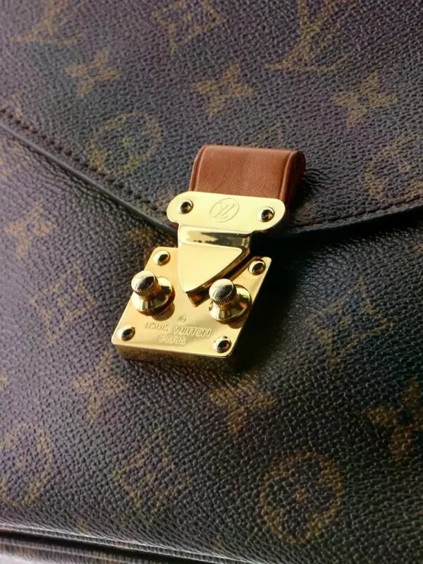 LOUIS VUITTON Pochette Metis Monogram Canvas Crossbody Bag - Brown