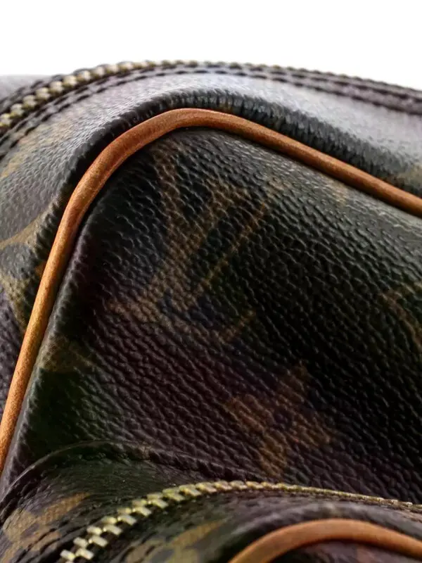 LOUIS VUITTON Nil Messenger Bag Monogram Canvas 28 - Brown