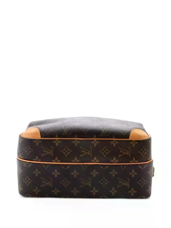 LOUIS VUITTON Nil Messenger Bag Monogram Canvas 28 Crossbody Bag - Brown