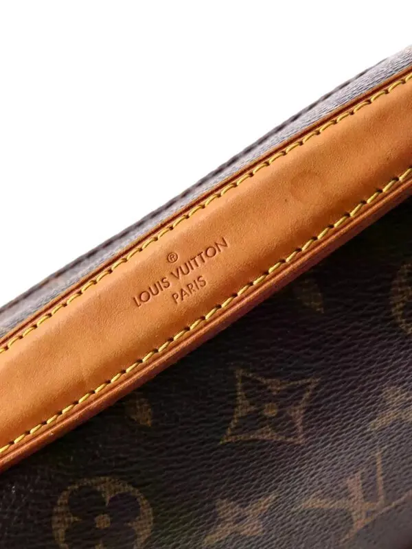 LOUIS VUITTON Pochette Metis Monogram Canvas - Brown