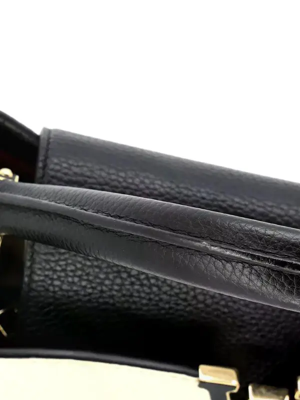 LOUIS VUITTON Capucines Mm Satchel