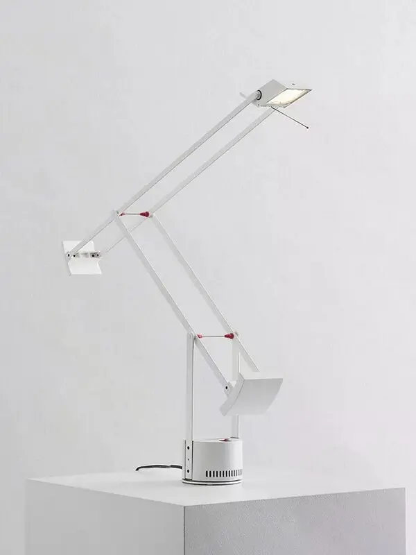 ARTEMIDE Tizio Adjustable-arm Table Lamp
