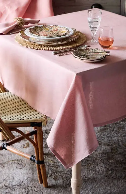 JULISKA Berry Scallop Linen Tablecloth