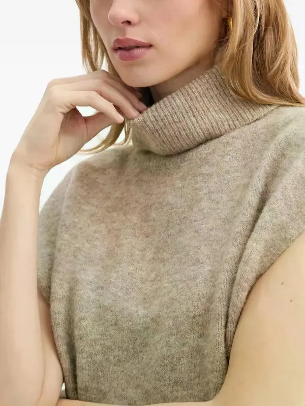 GESTUZ Knitted Roll-neck Vest