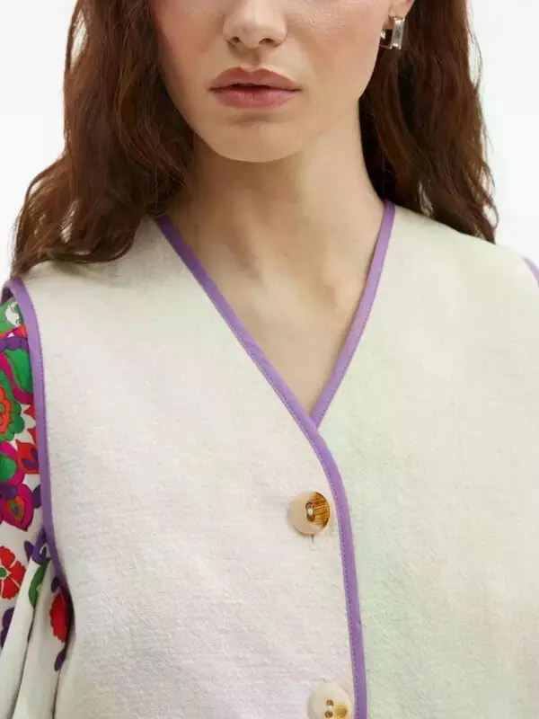 LA PETITE FRANÇAISE Buttoned V-neck Waistcoat