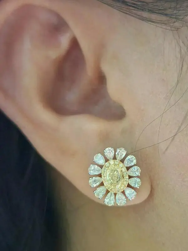 HYT JEWELRY Floral-motif Diamond Earrings