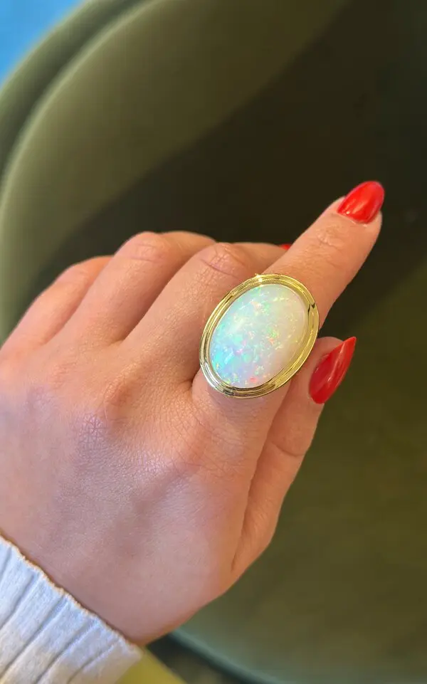 Goshwara 18k Yellow Gold Opal Ring