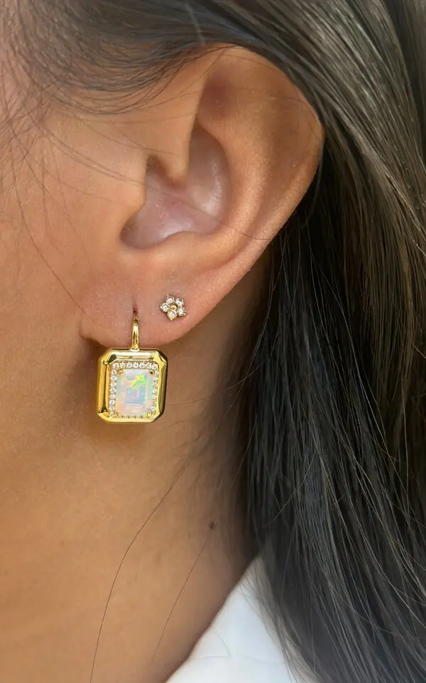 Goshwara 18k Yellow Gold Opal Earrings
