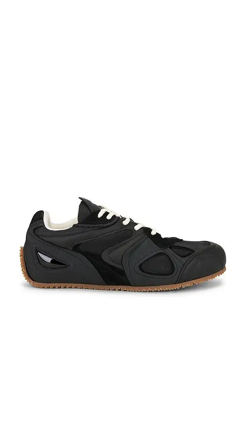 Axel Arigato Slow Runner In Black - Black & Gum
