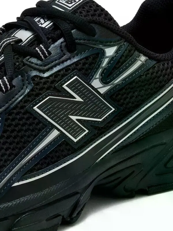 NEW BALANCE 740 Lace-up Sneakers - Black