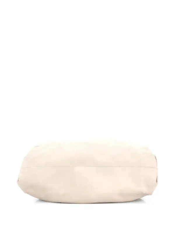 Bottega Veneta The Pouch Leather Clutch - Neutrals