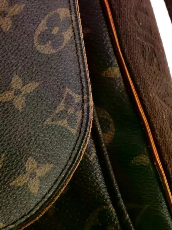 LOUIS VUITTON Beaubourg Messenger Bag Monogram Canvas Gm