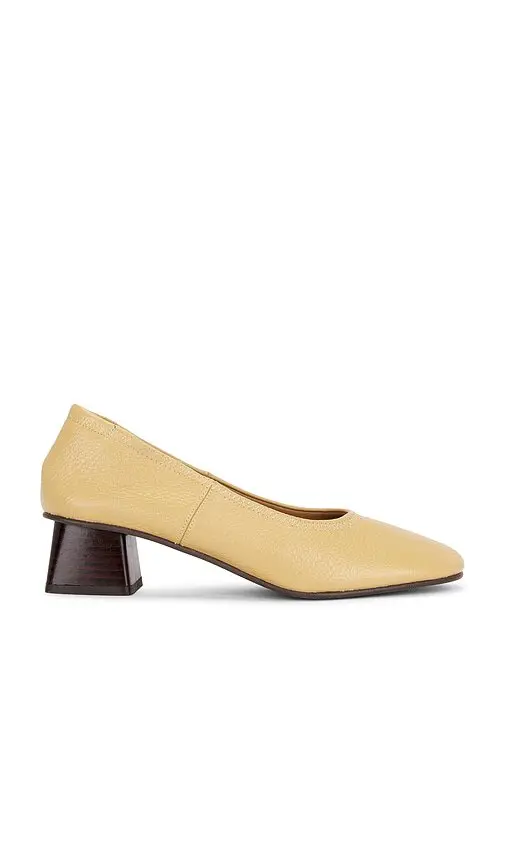 FLATTERED Zac Block Heel Pumps