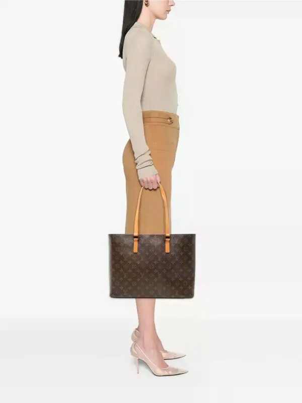 LOUIS VUITTON 2001 Monogram Luco Tote Bag