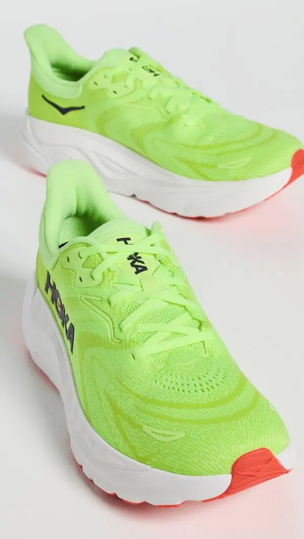 HOKA Arahi Sneakers