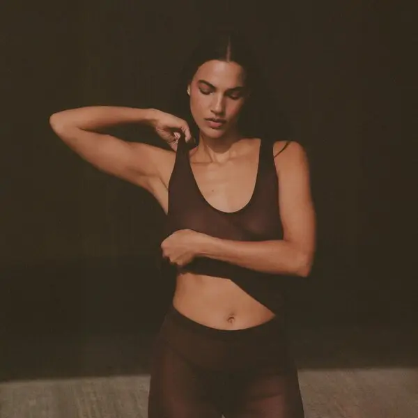 SKIMS Scoop Long Tank Top - Currant
