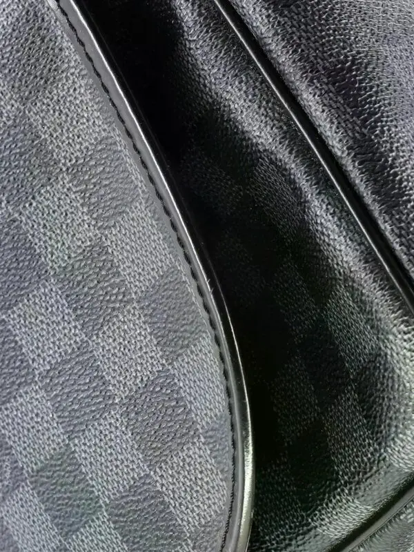 LOUIS VUITTON Renzo Messenger Bag Damier Graphite