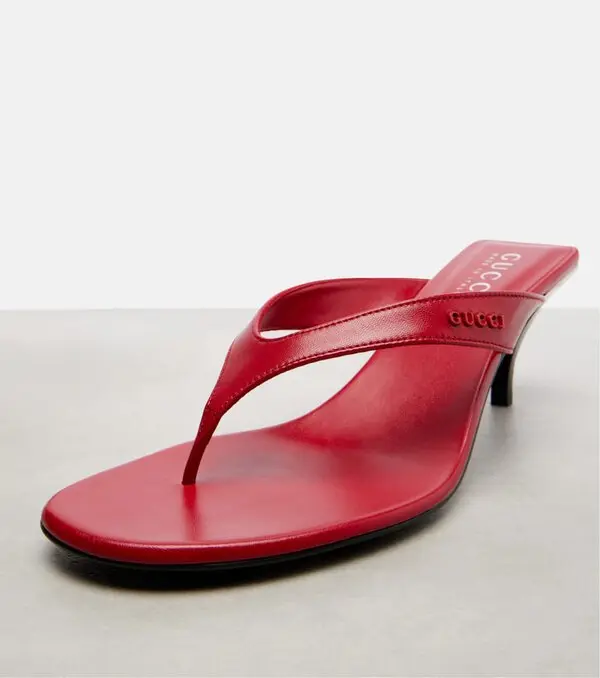 Gucci Vittoria Leather Thong Sandals
