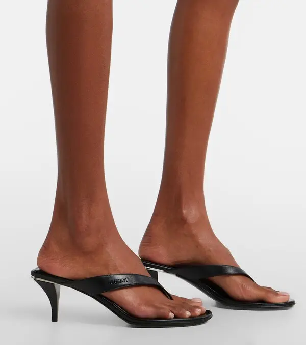 Gucci Vittoria Leather Thong Sandals - Black