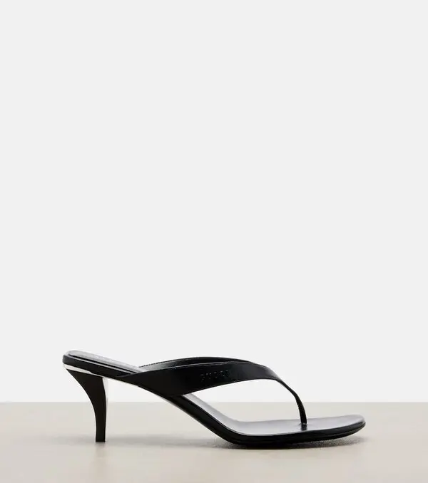 Gucci Vittoria Leather Thong Sandals - Black