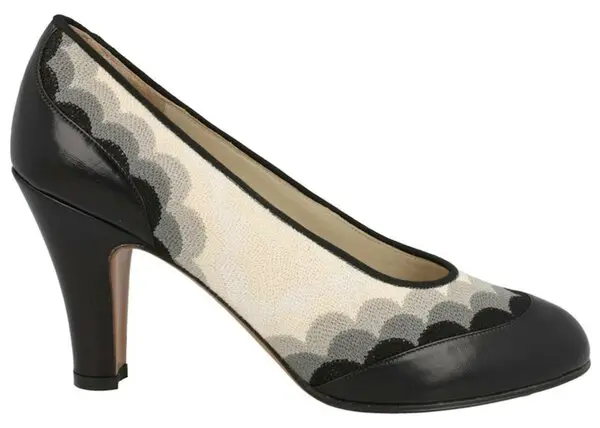 FERRAGAMO Signorinella Archinve Limited Edition 1930's Pumps - Black