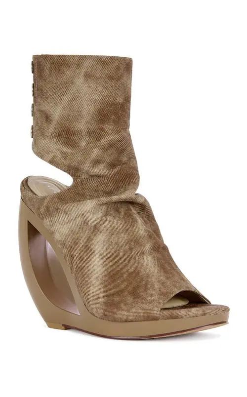 AZALEA WANG Circos Wedge Sandal - Brown