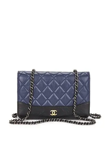 Chanel Lambskin Gabrielle Wallet On Chain - Blue