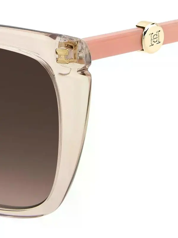 Carolina Herrera Cat-eye Frame Sunglasses