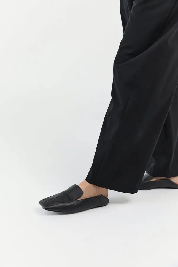 ST AGNI Minimal Flat Loafer