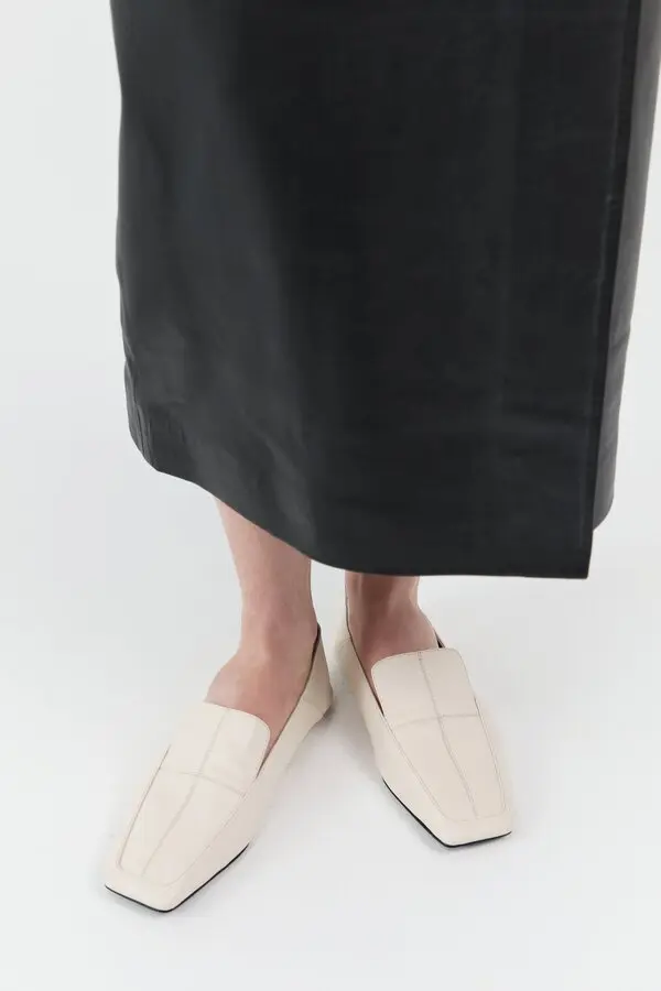 ST AGNI Minimal Flat Loafer