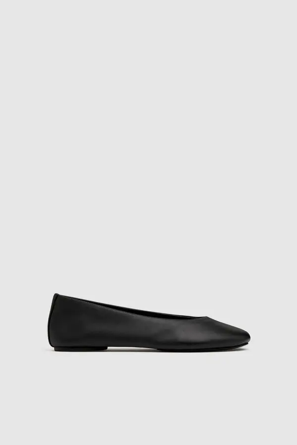 ST AGNI Low Scoop Ballet Flat