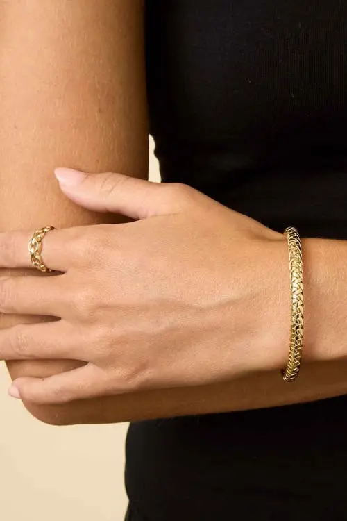 ORADINA 14k Caesar Bangle Bracelet