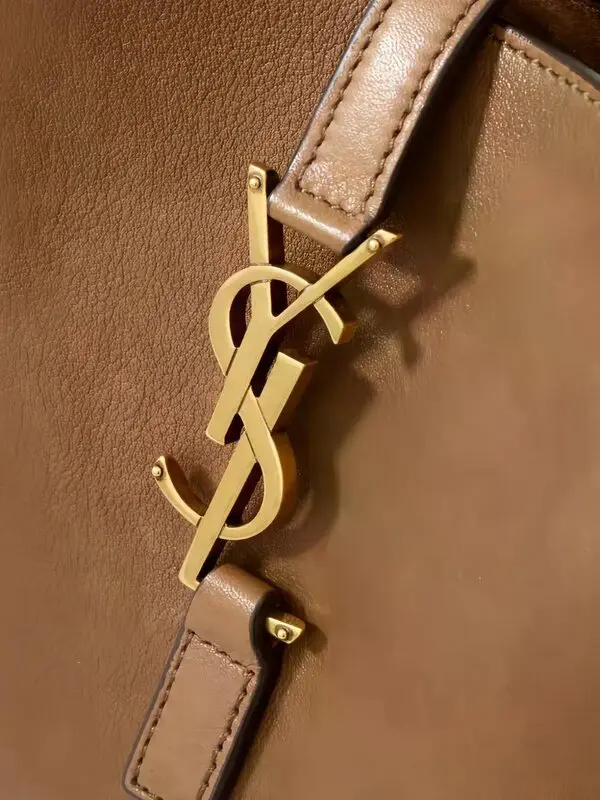 Saint Laurent Small Le 5 À 7 Shoulder Bag - Neutrals
