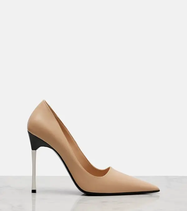 Gucci Leather Pointed Toe Pumps - Beige