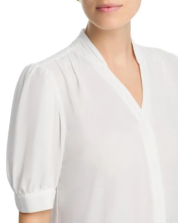 T Tahari Short Sleeve V-neck Top - White Star