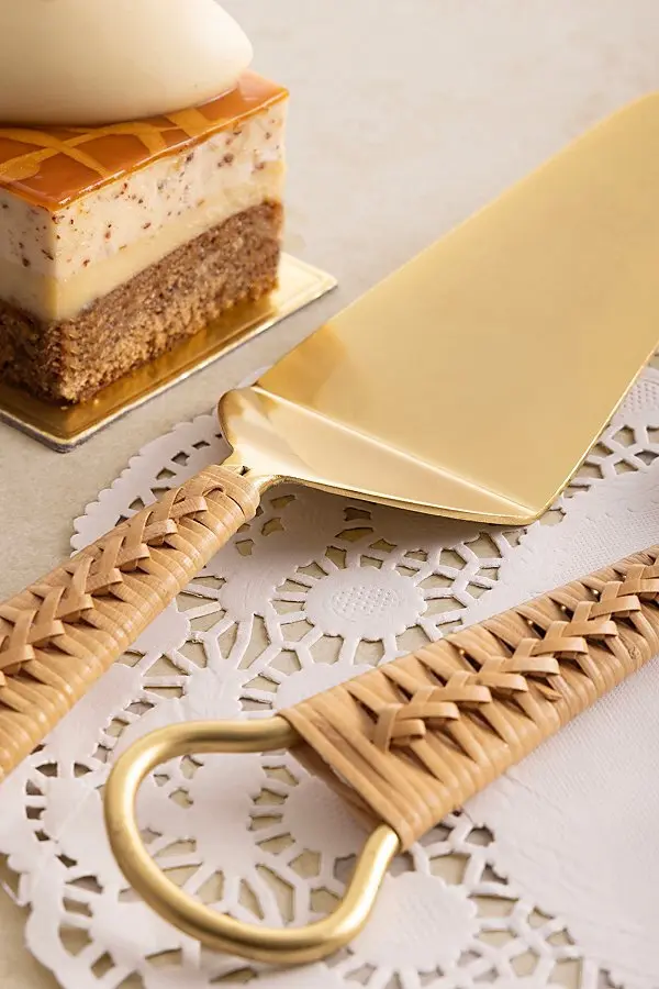 GAURI KOHLI Helsinki Cake Servers