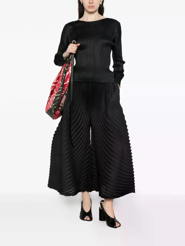 Issey Miyake Pleated Top - Black