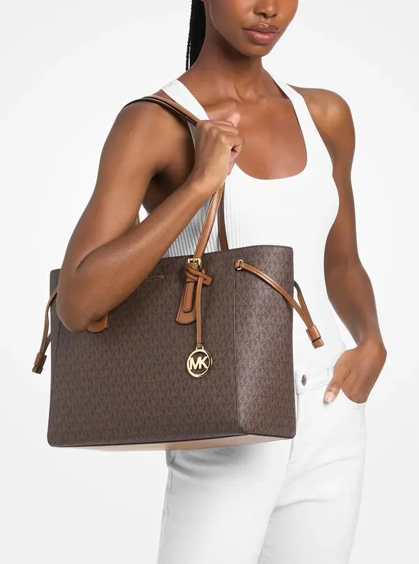 Michael Kors Voyager Large Signature Logo Top-zip Tote Bag - Brown