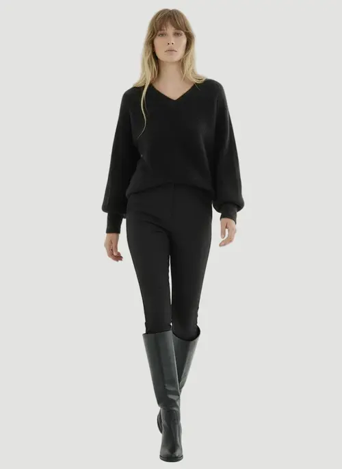 Majestic Filatures Long Sleeve V-neck Pullover Sweater - Noir