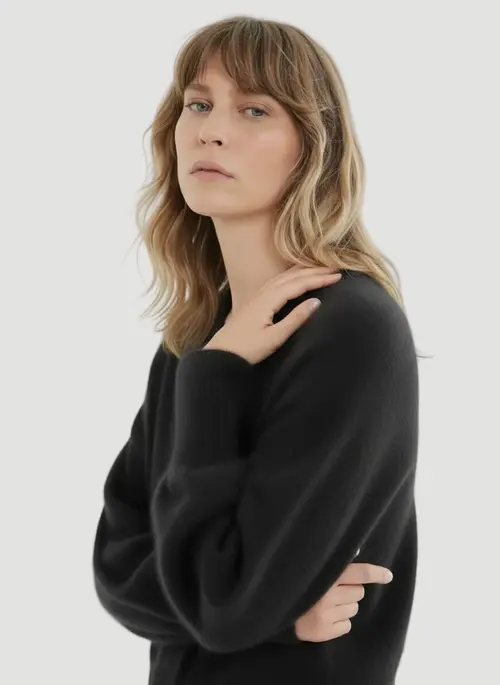 Majestic Filatures Long Sleeve V-neck Pullover Sweater - Noir