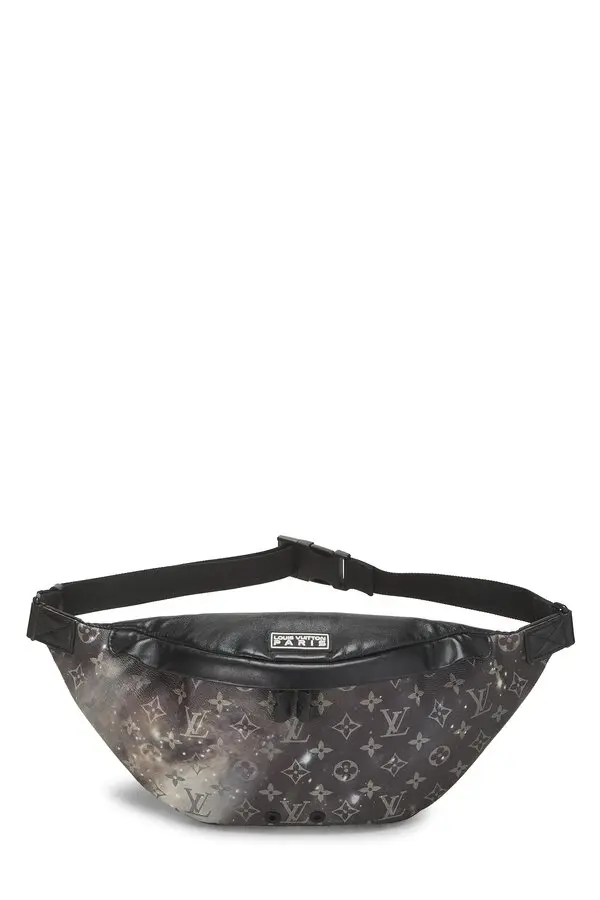 LOUIS VUITTON Monogram Galaxy Discovery Bumbag - Black
