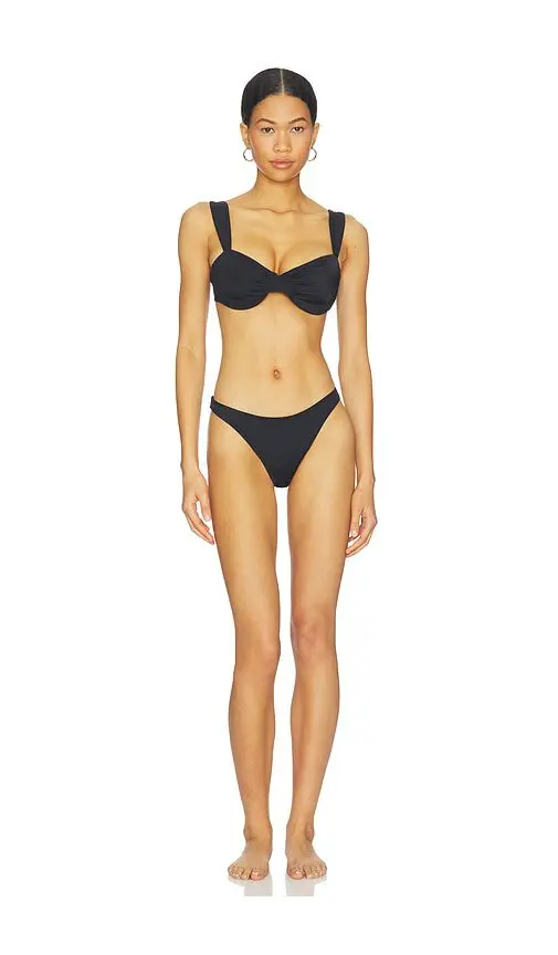 AWAY THAT DAY Isla Del Sol Bikini Top - Black