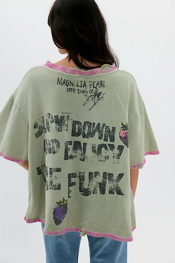 MAGNOLIA PEARL Enjoy The Funk Vetiver Short Sleeve Sweatshirt