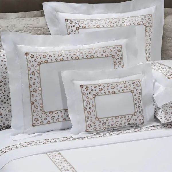 DEA ITALIAN LINENS Timothy Corrigan For Dea Animale Print Duvet Cover, Queen - Warm Colonial Grey
