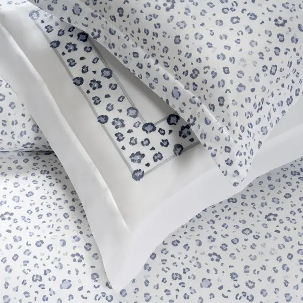 DEA ITALIAN LINENS Timothy Corrigan For Dea Animale Print Duvet Cover, King - Blue