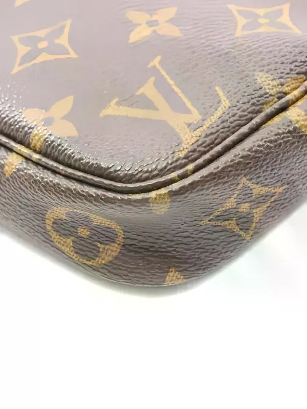 LOUIS VUITTON Pochette Accessoires Shoulder Bag