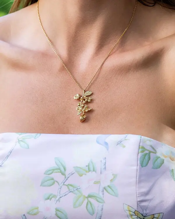 CAPUCINE DE WULF Meadow Bouquet Pendant Necklace - Gold