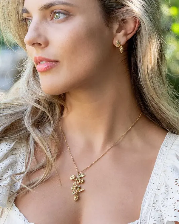 CAPUCINE DE WULF Meadow Bouquet Pendant Necklace - Gold
