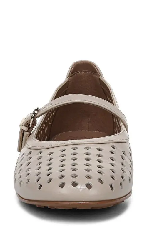 Naturalizer Aria Perforated Flat - Ivory Mist