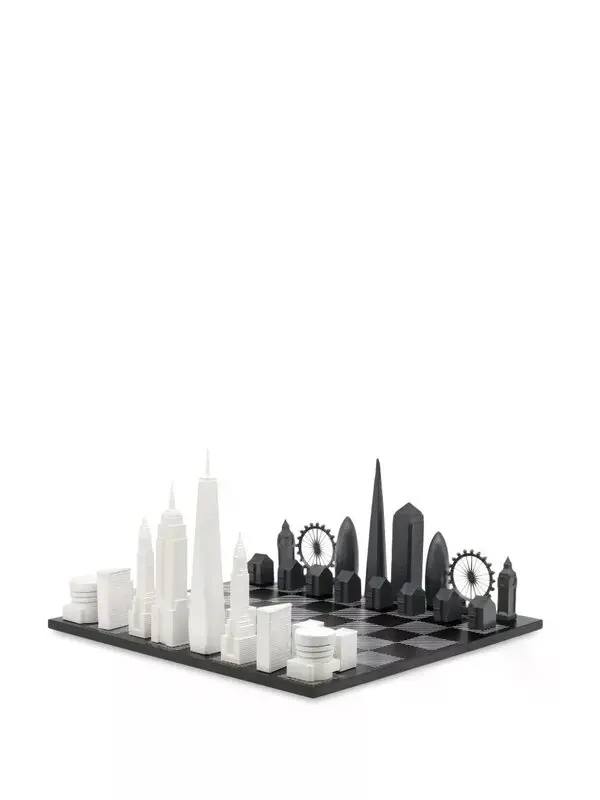 SKYLINE CHESS London Vs. New York City Chess Set